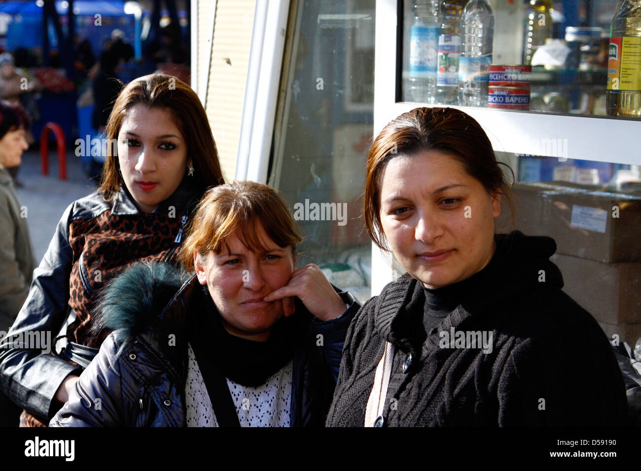 Roma women hi-res stock photography and images - Alamy