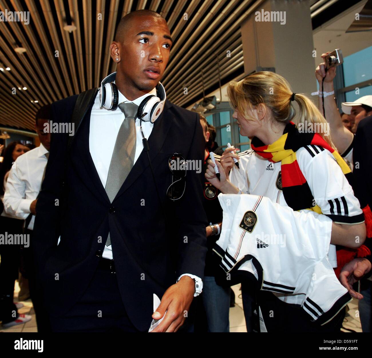 Fifa cup fan airport hi-res stock photography and images - Alamy