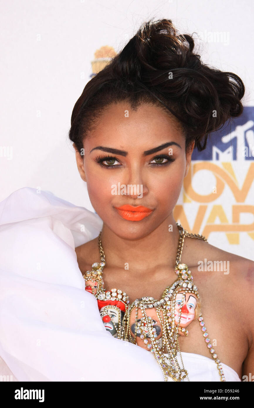 US actress Katerina Graham arrives at the 2010 MTV Movie Awards at ...