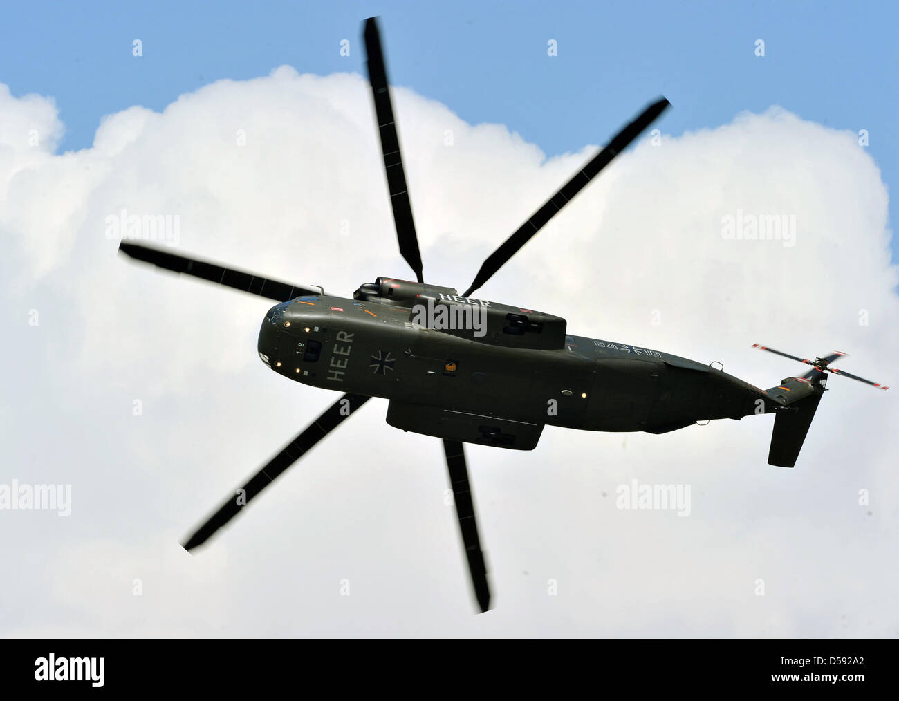 A Bundeswehr helicopter type Sikorsky CH 53 lands at the International ...