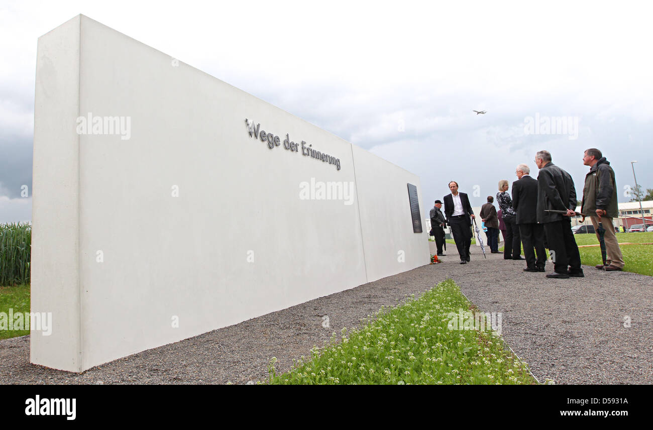 Visitors pictured at the new memorial in Leinfelden-Echterdingen ...
