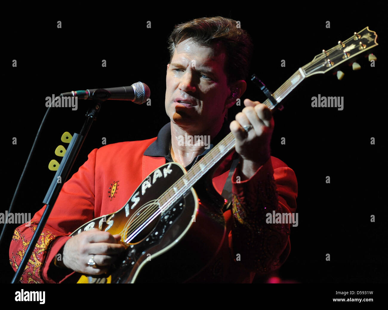 Singer chris isaak hi-res stock photography and images - Alamy