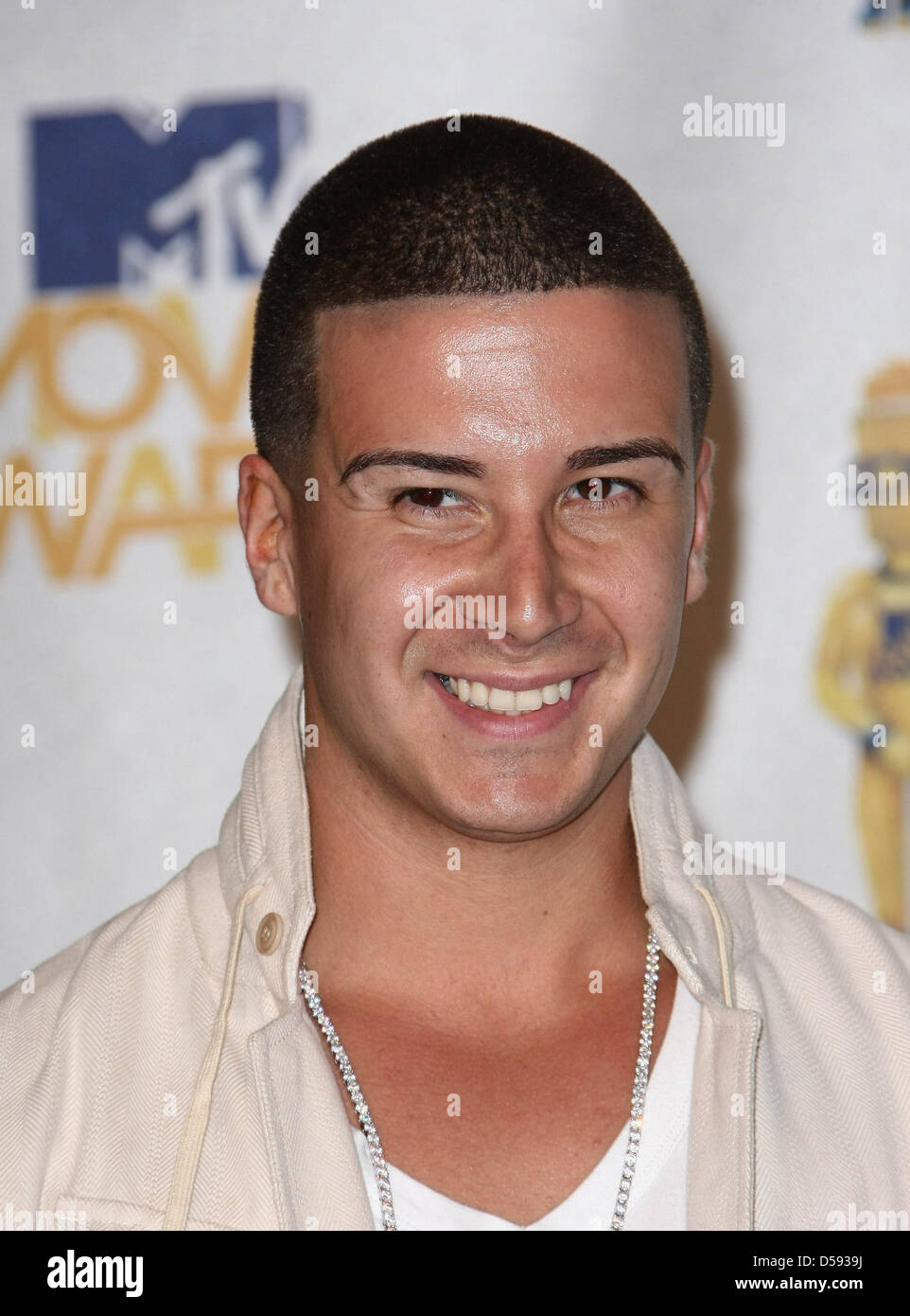 Actor Vinny Guadagnino arrives for the 2010 MTV Movie Awards at Gibson ...