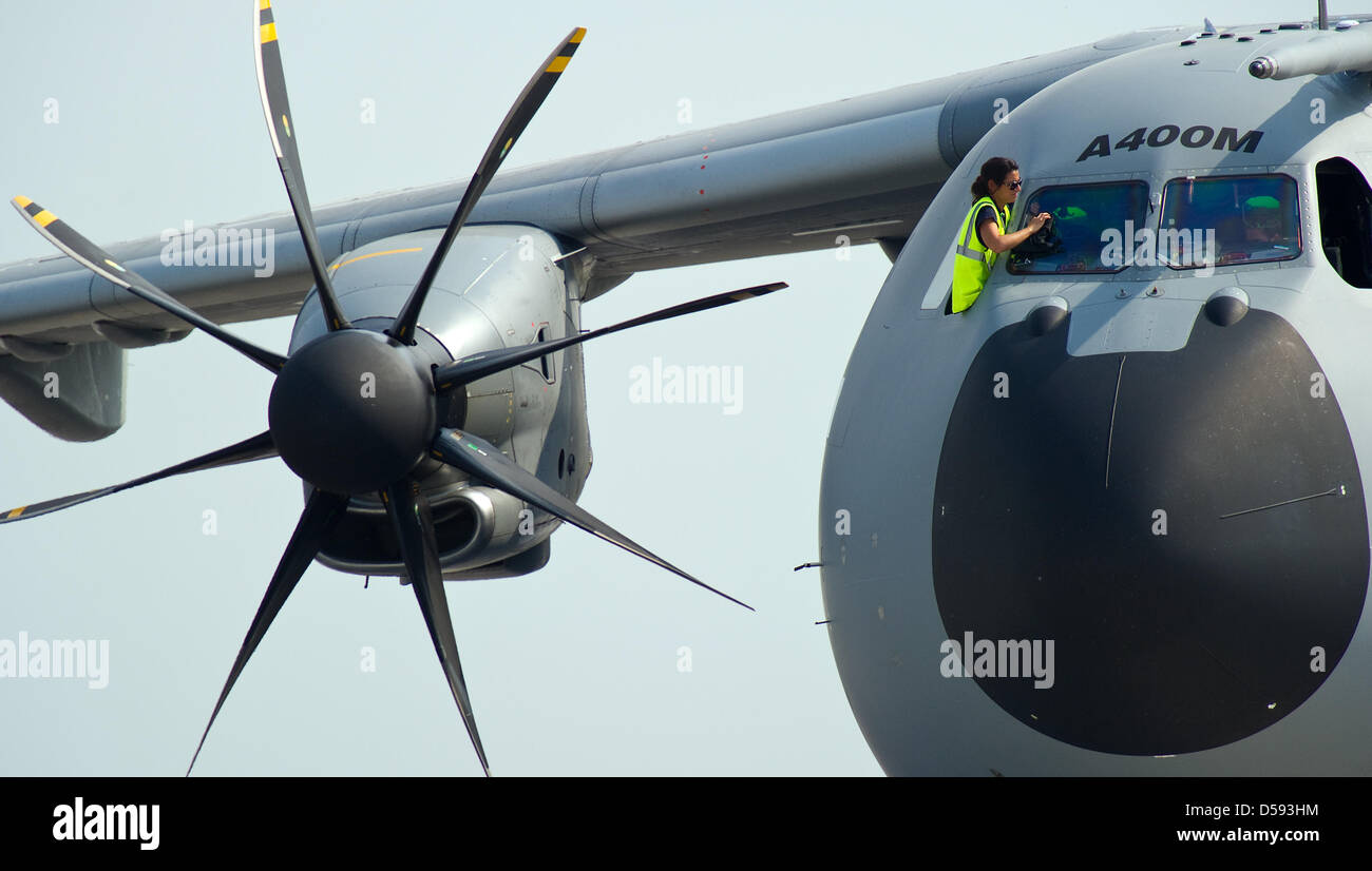 Airbus a400m cockpit hi-res stock photography and images - Alamy