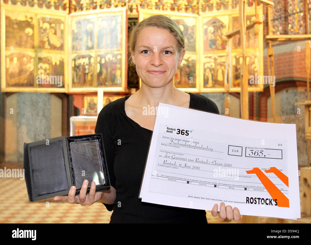 Anne Theuerkauf of the Leibniz-Institute of Atmospheric Physics in ...
