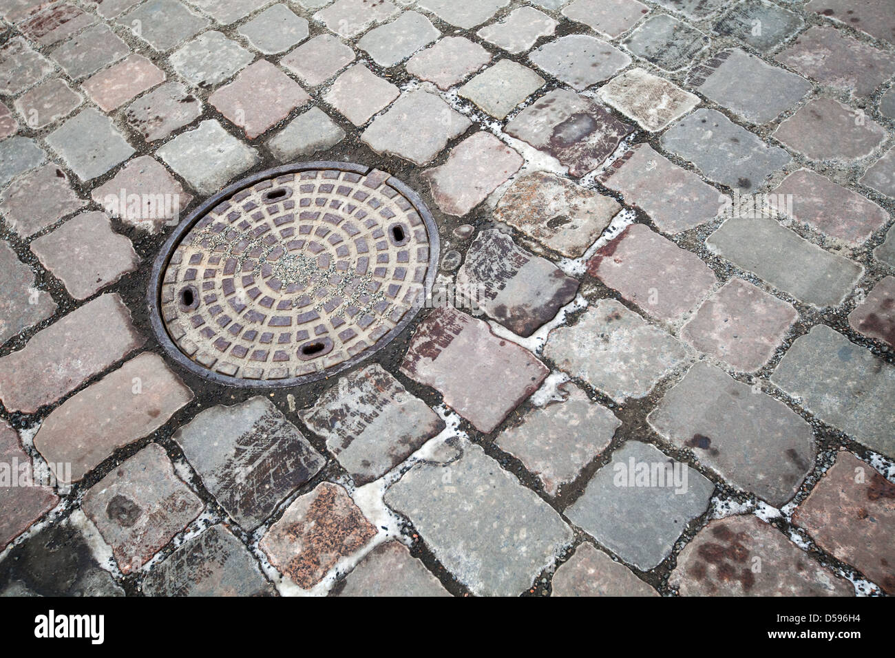 Manhole sign hi-res stock photography and images - Alamy