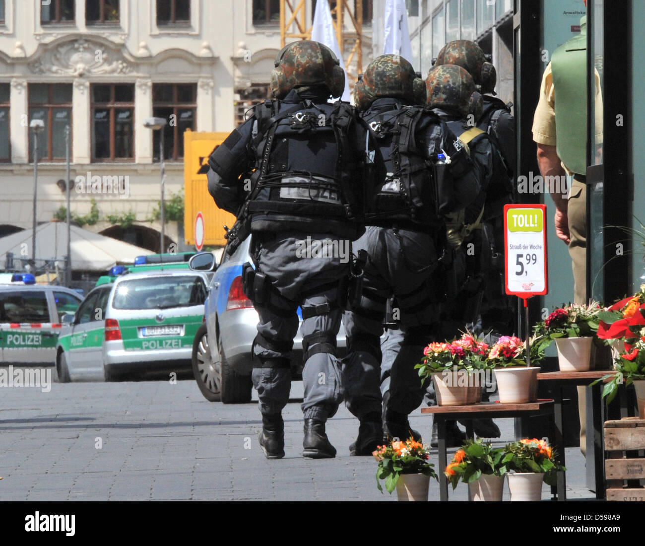 Special branch police hi-res stock photography and images - Alamy