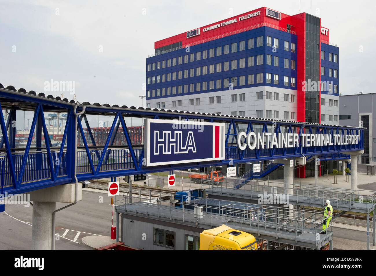 Hamburger hafen and logistik ag hi-res stock photography and images - Alamy