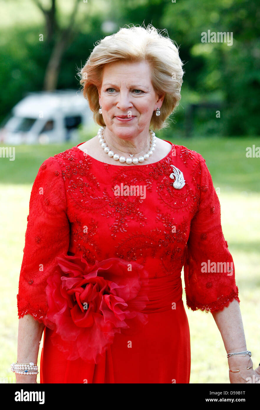 Princess anne wedding dress hi-res stock photography and images - Alamy