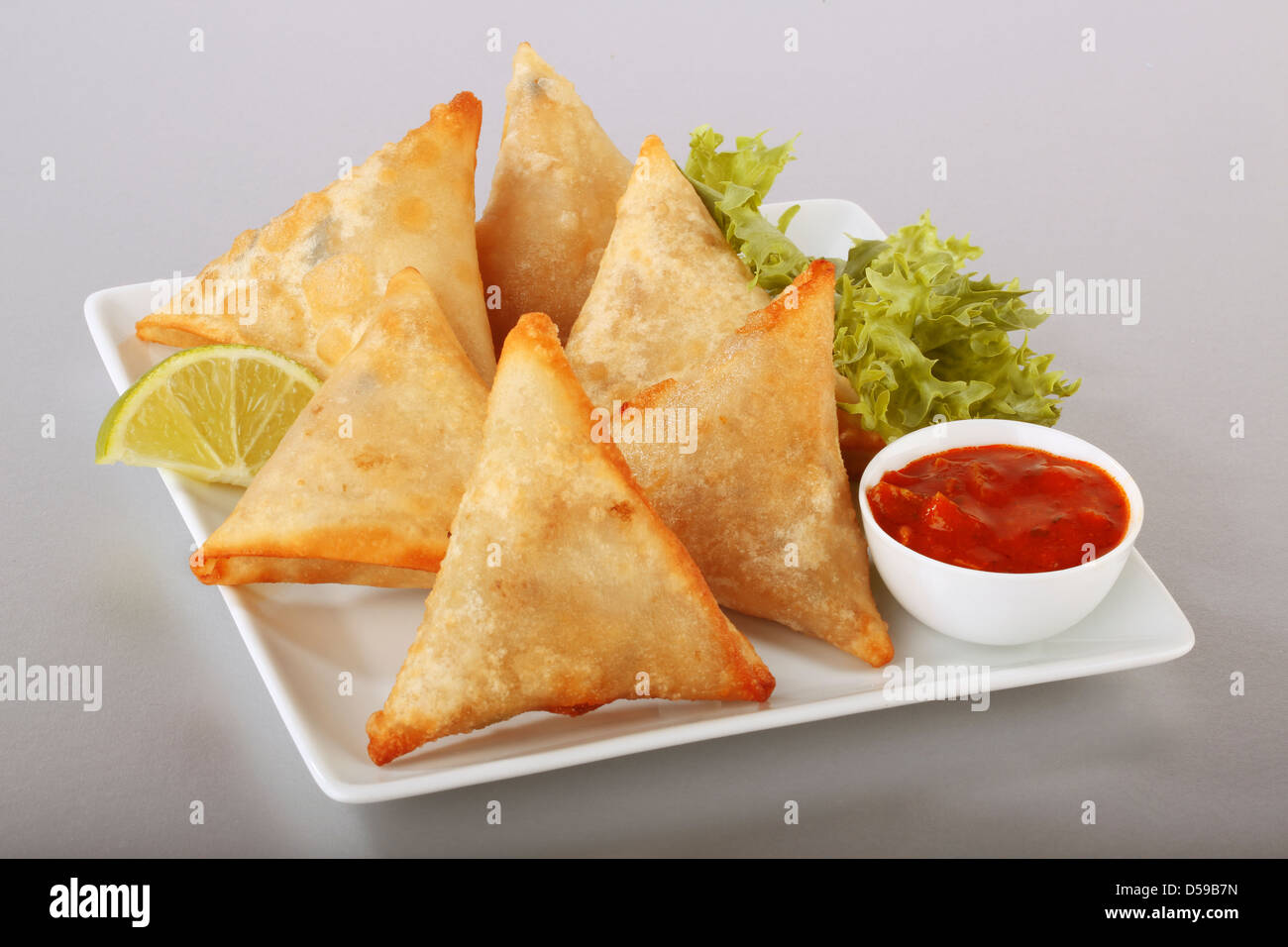Samosa asian hi-res stock photography and images - Alamy