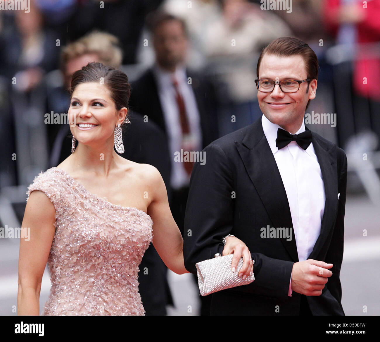 Crown Princess Victoria of Sweden and Daniel Westling arrive for a gala ...