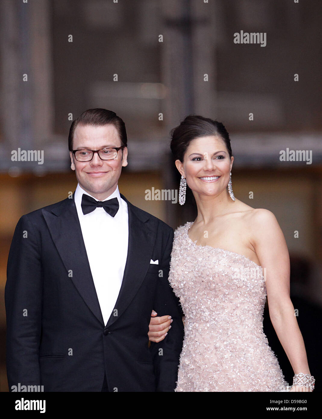 Crown Princess Victoria of Sweden and Daniel Westling arrive for a gala ...