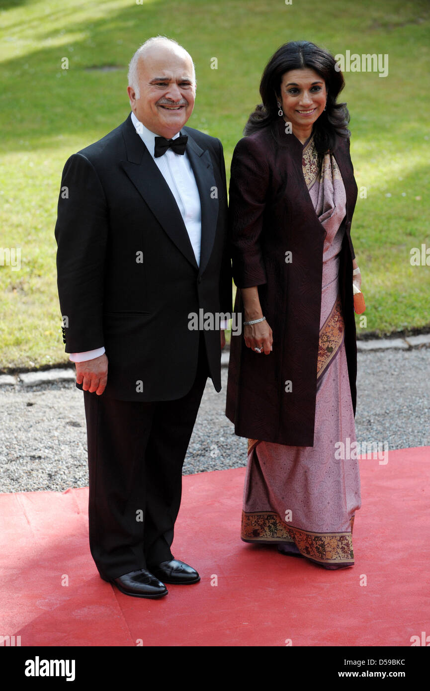 Prince El Hassan bin Talal of Jordan and Princess Sarvath arrive for ...