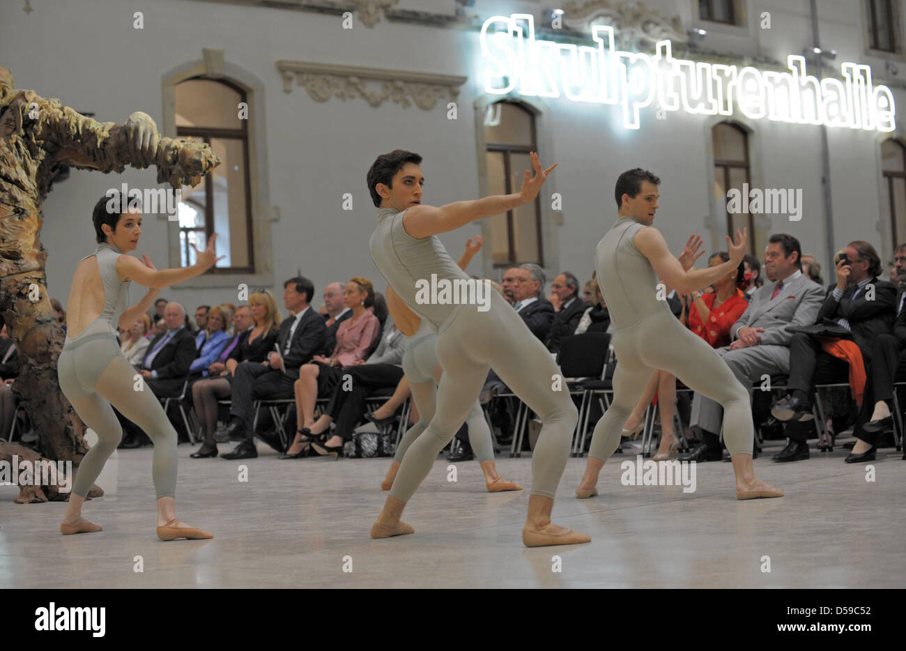 Staff of Semper opera's dance company perform during reopening ceremony ...