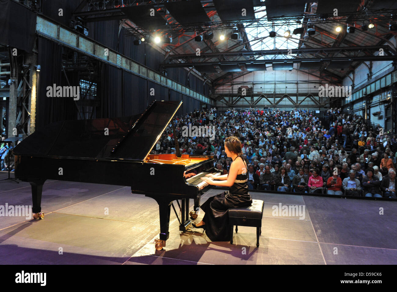 Yojin hi-res stock photography and images - Alamy