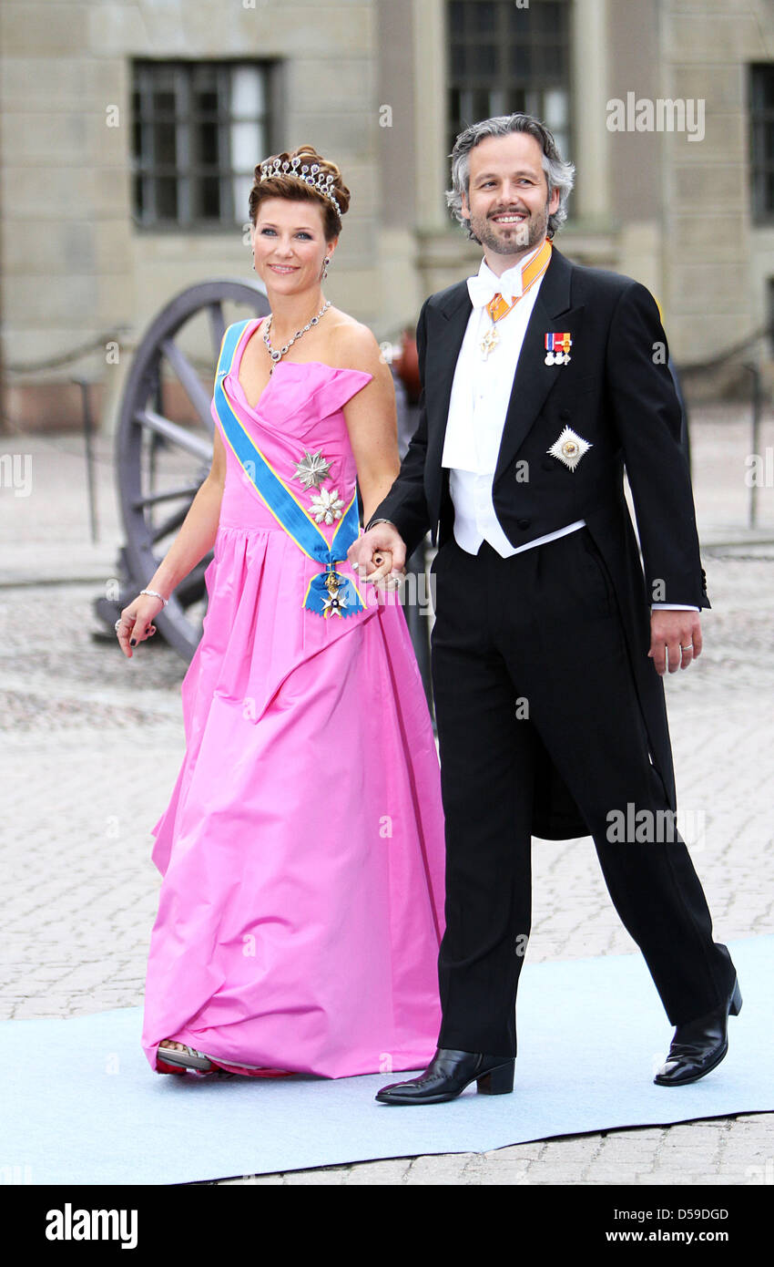 Princess Martha Louise of Norway and her husband Ari Behn arrive for ...