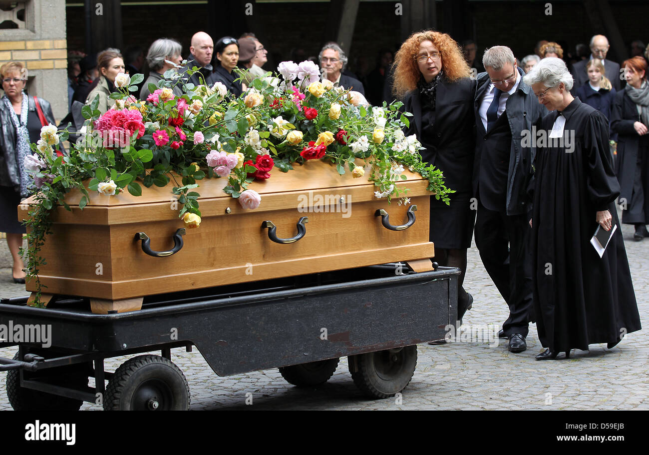 Relatives of deceased painter Sigmar Polke follow the coffin during the ...