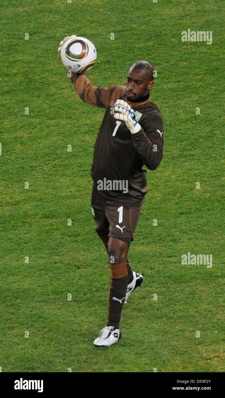 Ivory coast goalkeeper hi-res stock photography and images - Alamy