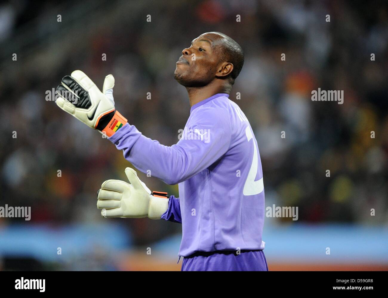 Ghana's goalkeeper Richard Kingson gestures during the 2010 FIFA World ...