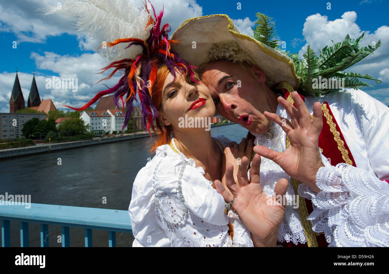 Actors Caroline Schrueck and Martin van Bracht of theatre company ...