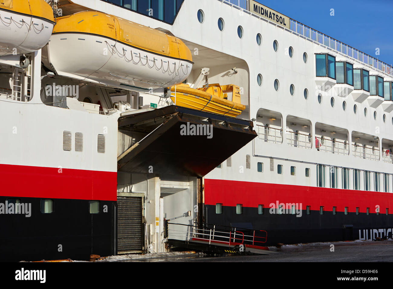 Car in loading bay hi-res stock photography and images - Alamy