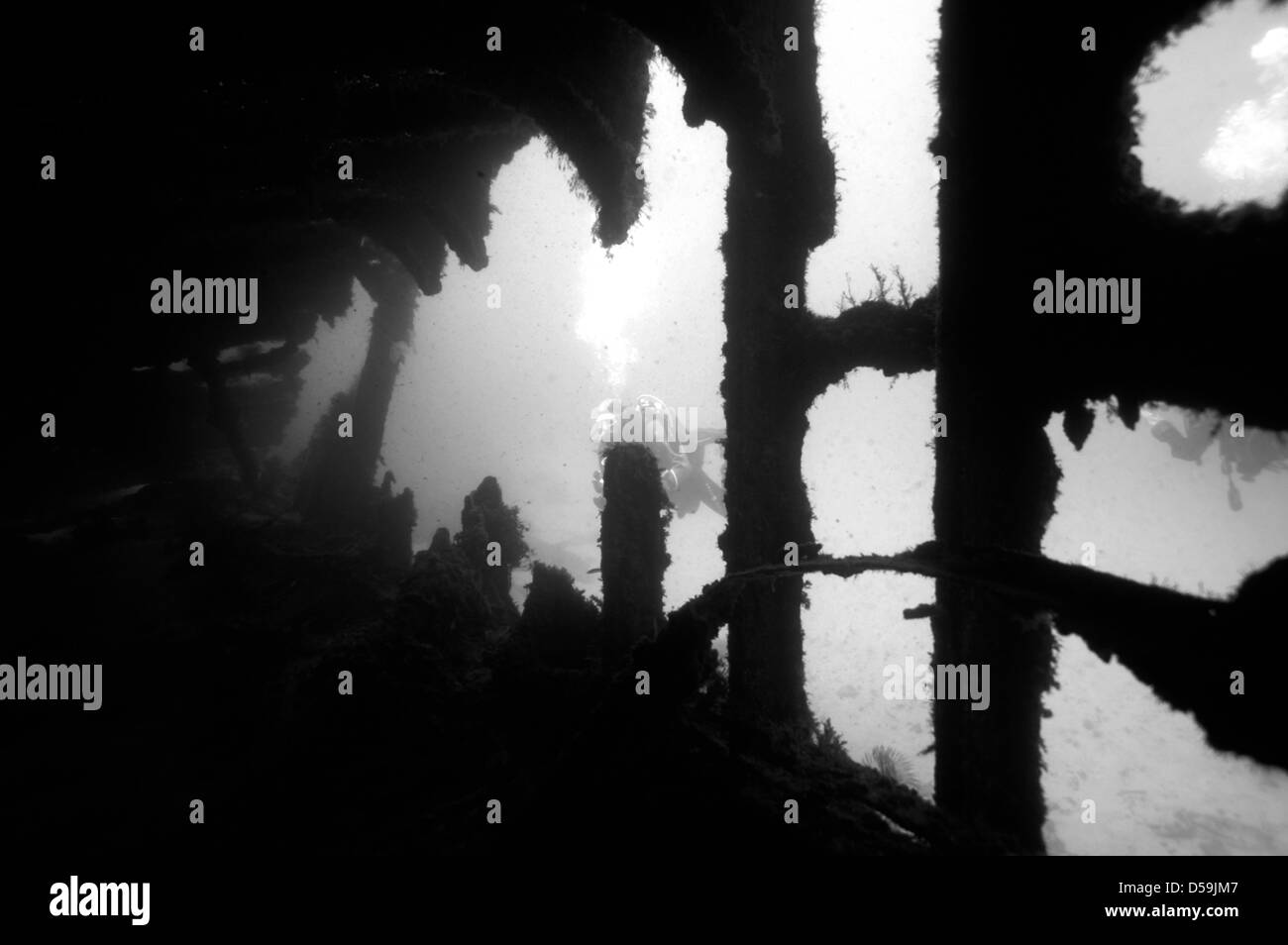 Shipwreck war Black and White Stock Photos & Images - Alamy