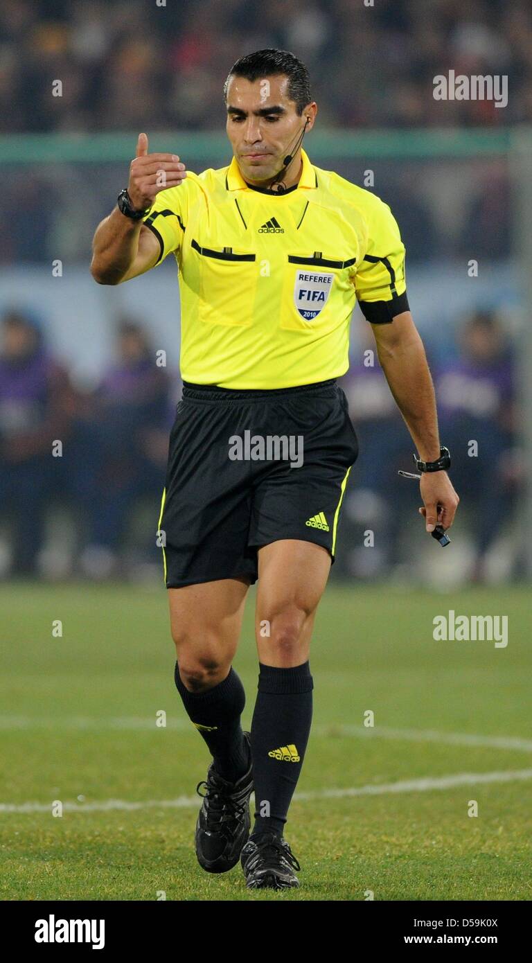 Mexican referee Claudio Bravo gestures during the 2010 FIFA World Cup ...