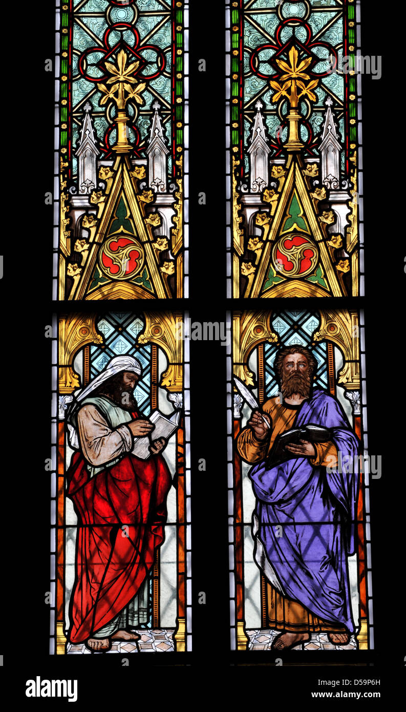 The picture features an arfully decorated window of the Albrechtsburg ...