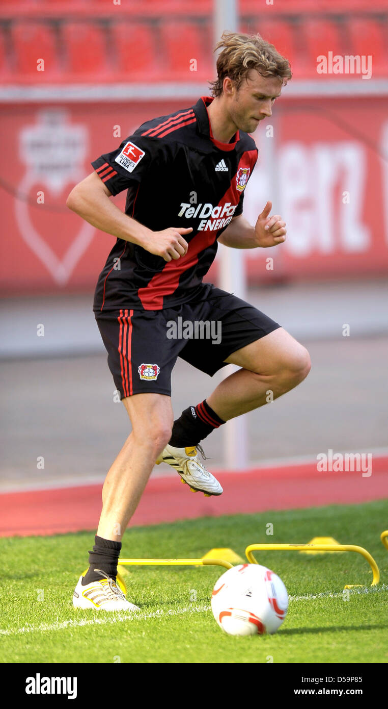 Simon Rolfes works out in the BayArena in Leverkusen, Germany, 28 June ...