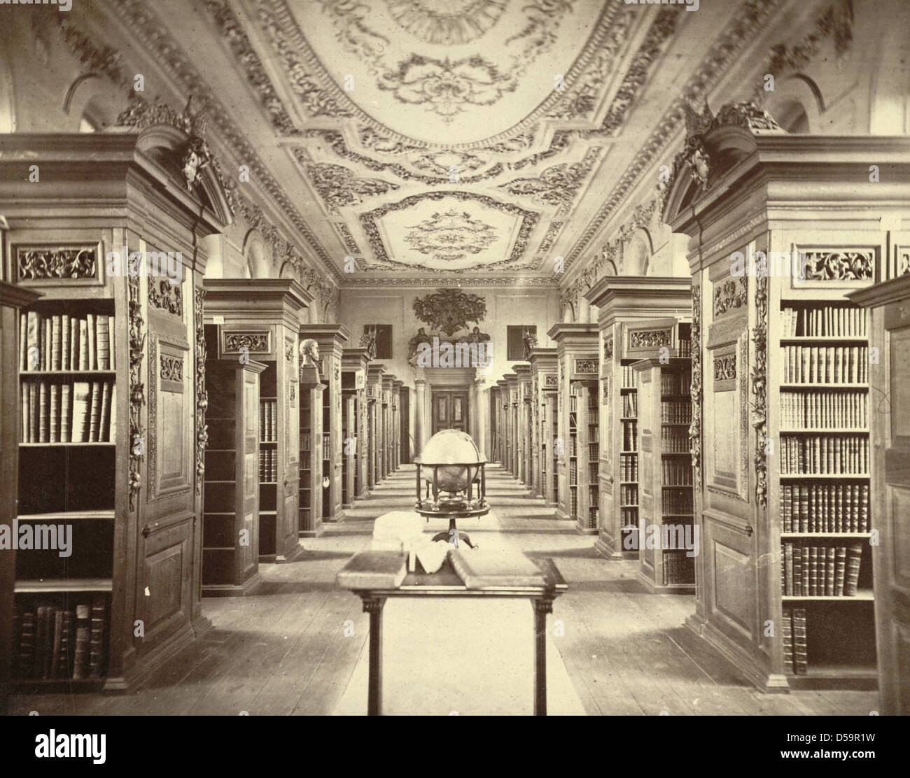 A photograph of the interior of King's College Library in Cambridge ...