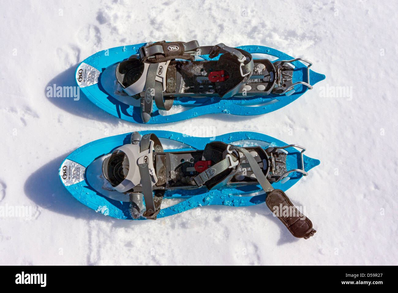 Snowshoes hi-res stock photography and images - Alamy