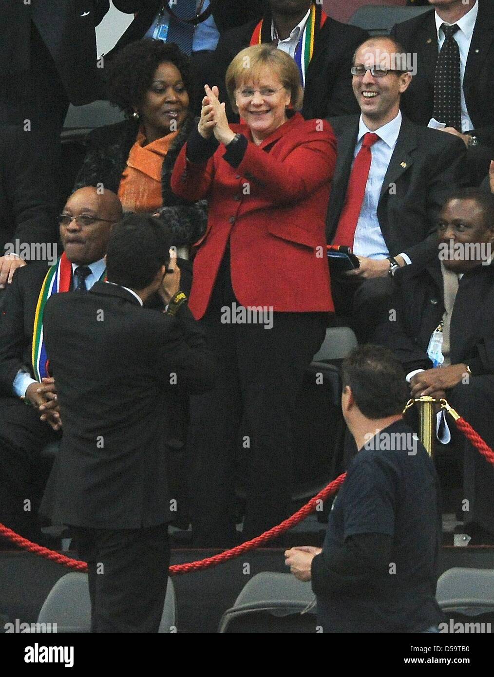 German Chancellor Angela Merkel (CDU, C) celebrates next to South ...