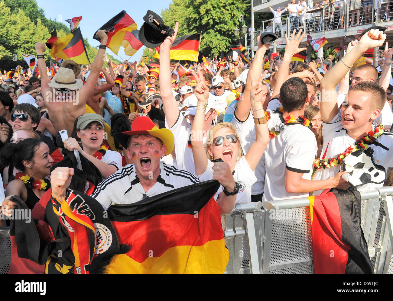 Fans cheer at the fan festival in Berlin after the 3:0 goal of the ...