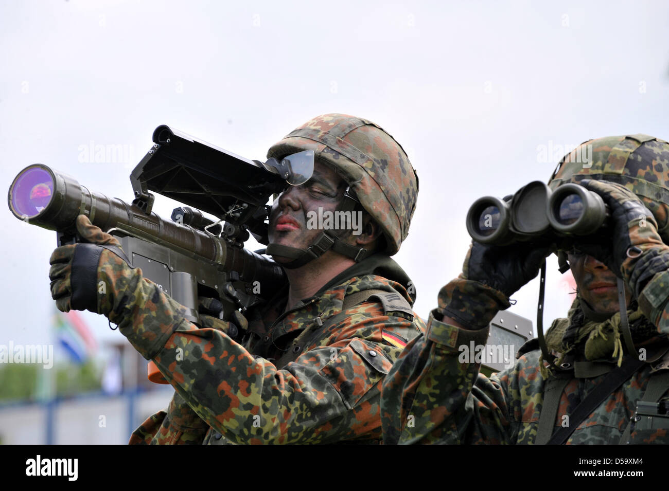 A German Bundeswehr soldier aims with a Stinger surface-to-air missile ...