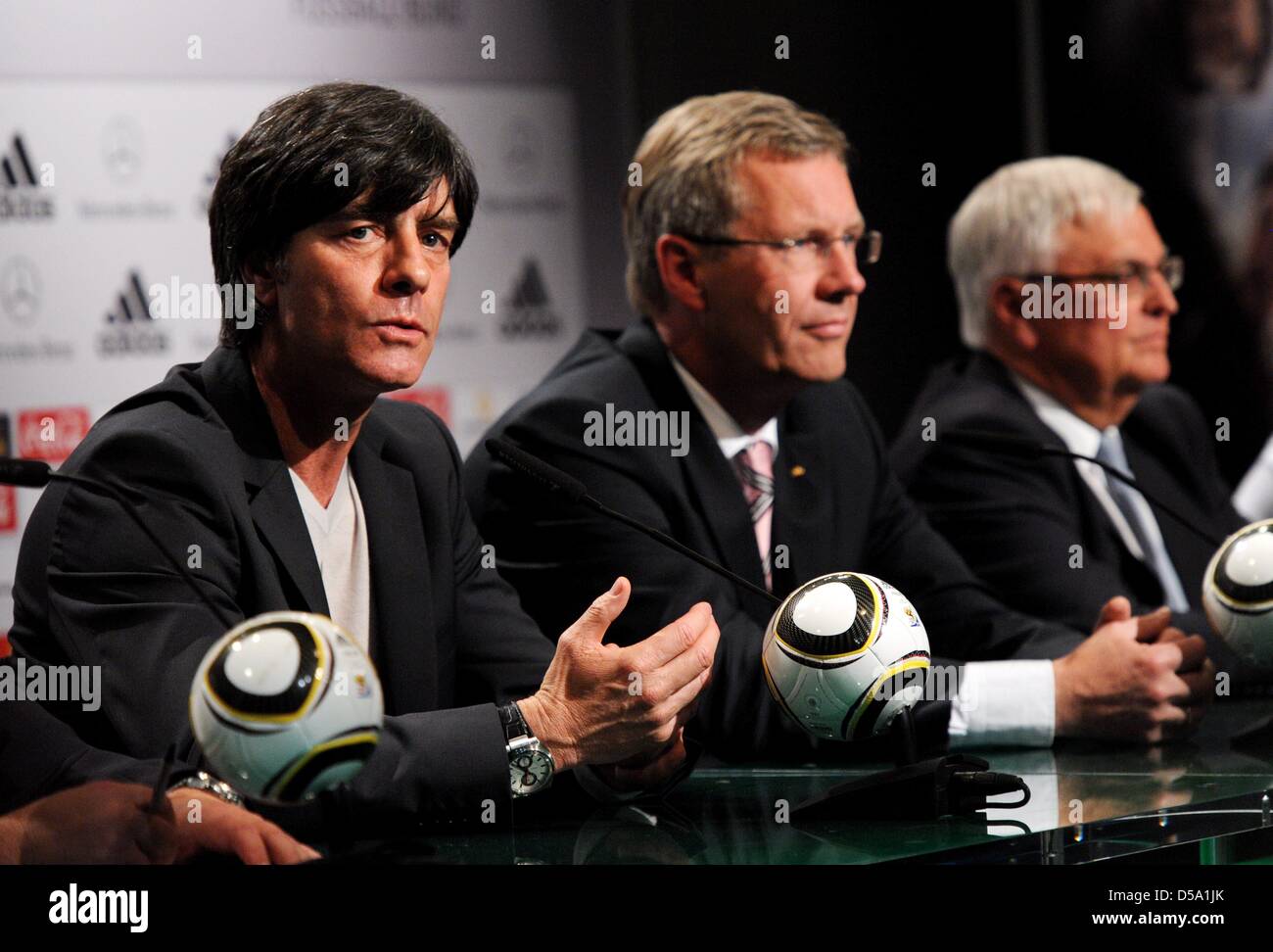 German coach Joachim Loew (L-R), German President Christian Wulff (CDU ...