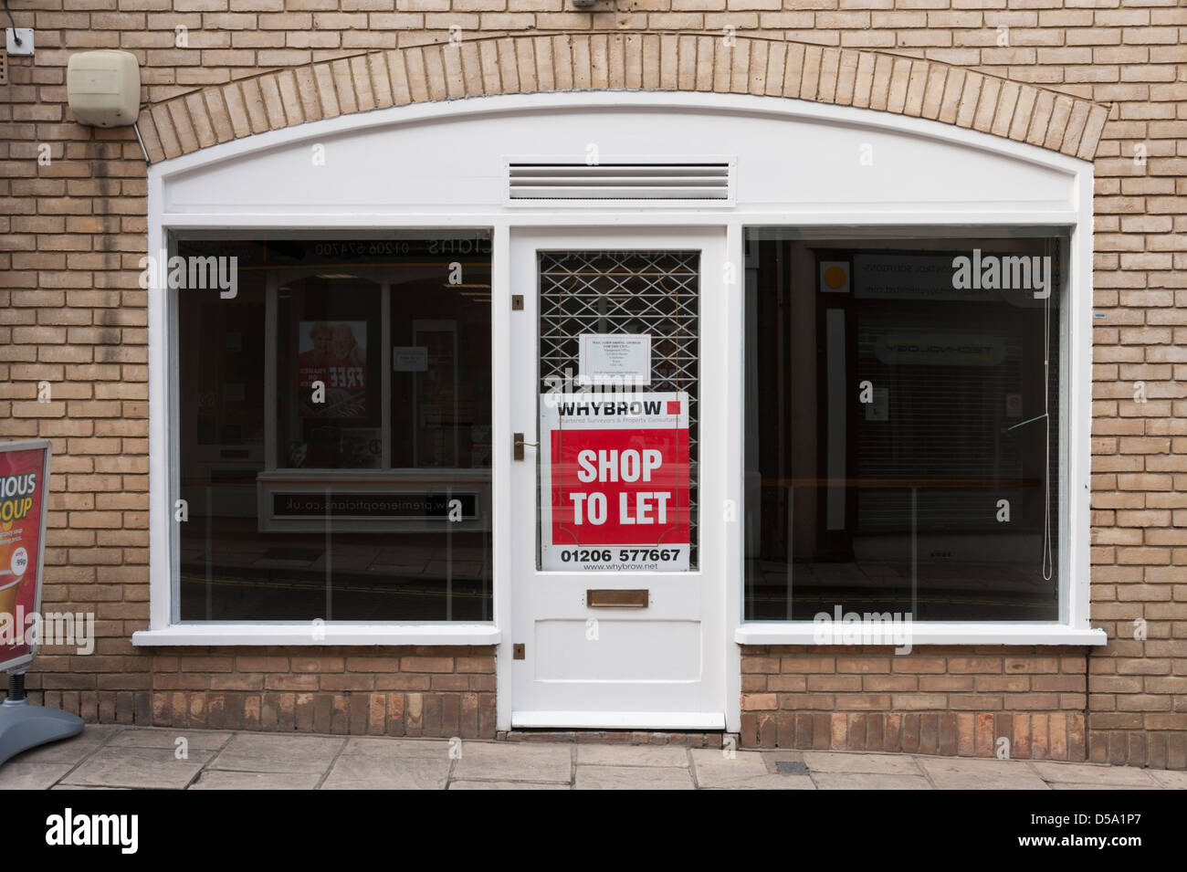 Shop To Let Sign High Resolution Stock Photography and Images - Alamy