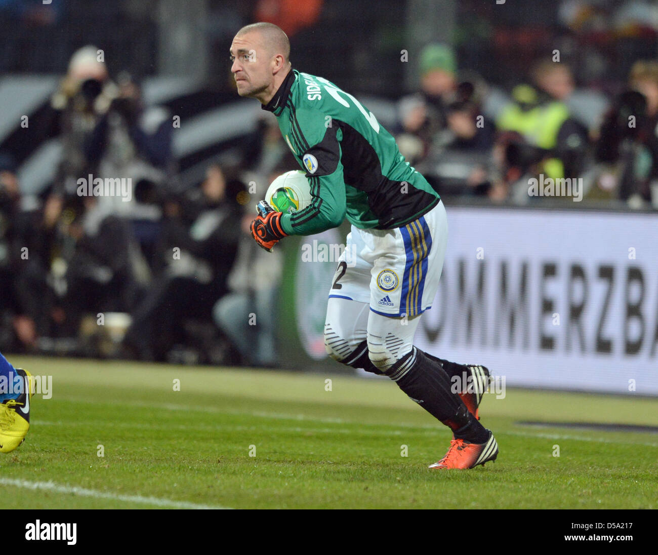 Goalkeeper sidelnikov hi-res stock photography and images - Alamy