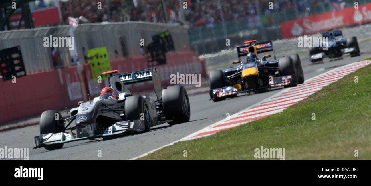 Der deutsche Formel-1-Rennfahrer Michael Schumacher von Mercedes GP am ...