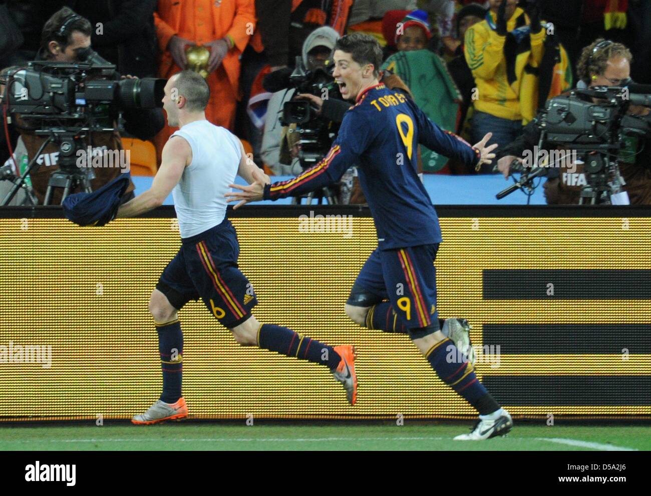 Iniesta scoring 2010 world cup final hi-res stock photography and ...