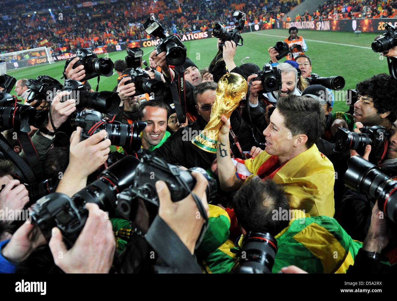 Fernando torres world cup trophy hi-res stock photography and images ...