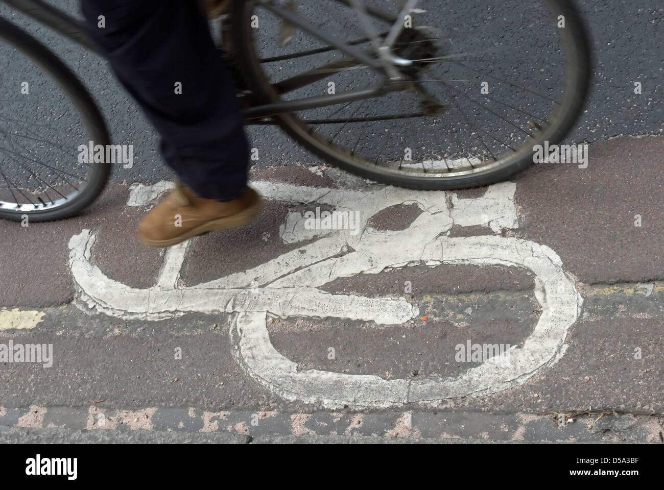 Road marking in cycle lane hi-res stock photography and images - Alamy