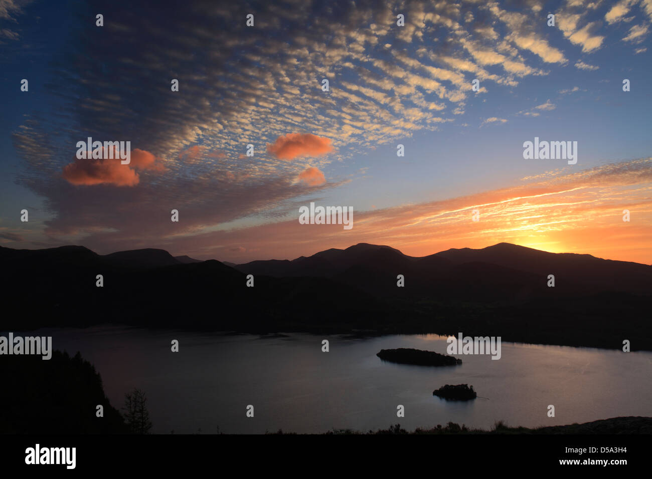 Sunset over Derwentwater, Keswick, Lake District National Park, Cumbria ...