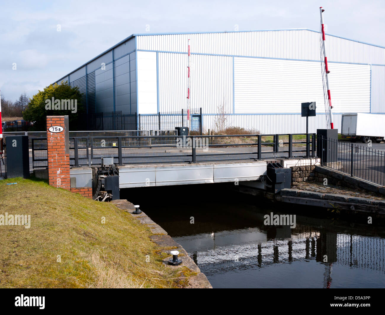 Manchester bridge over road hi-res stock photography and images - Alamy