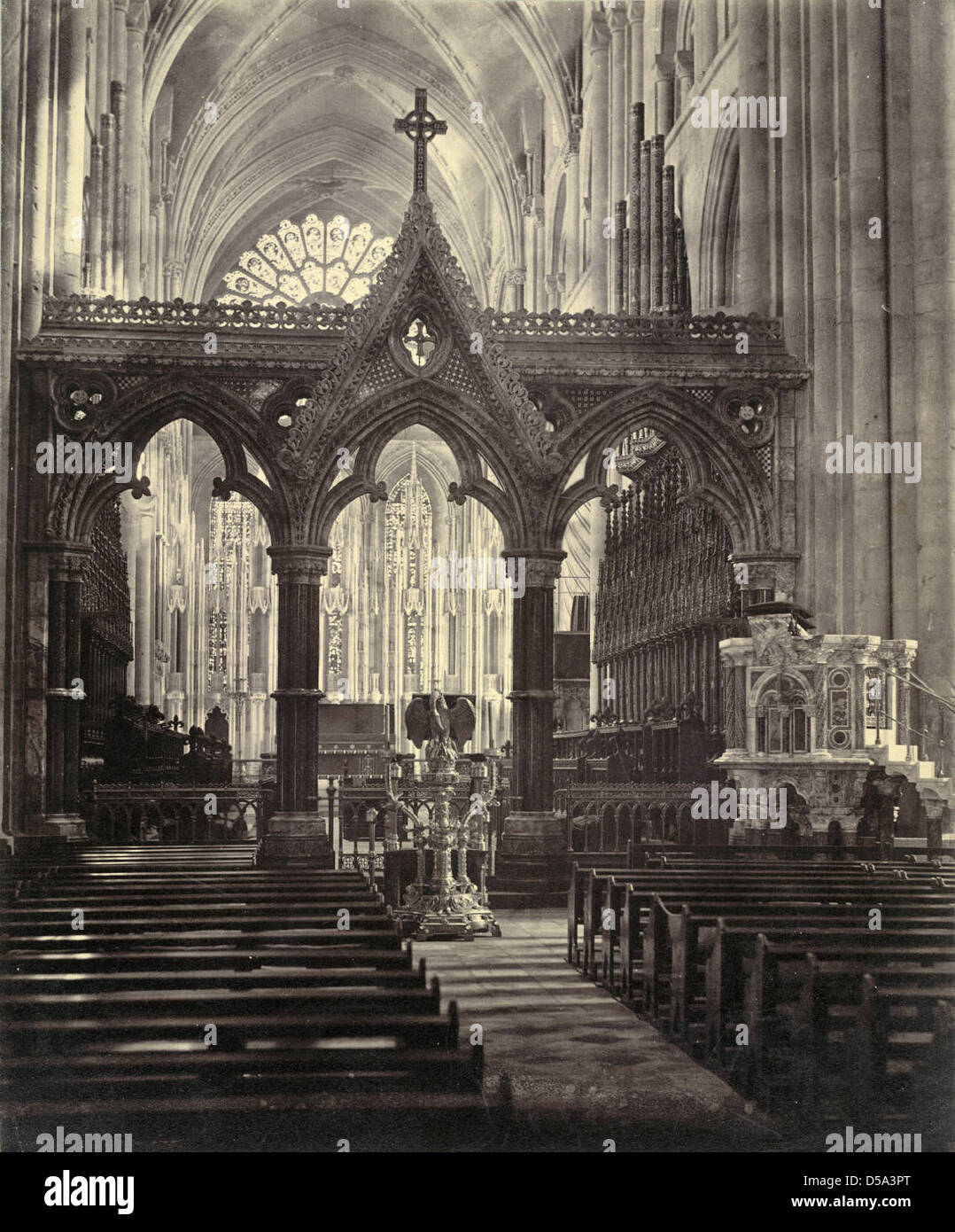 Medieval rood screen england hi-res stock photography and images - Alamy