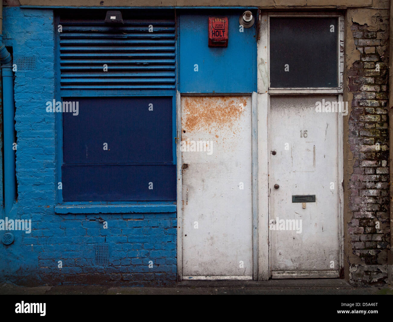 The exterior of a run-down building in Brighton Stock Photo - Alamy
