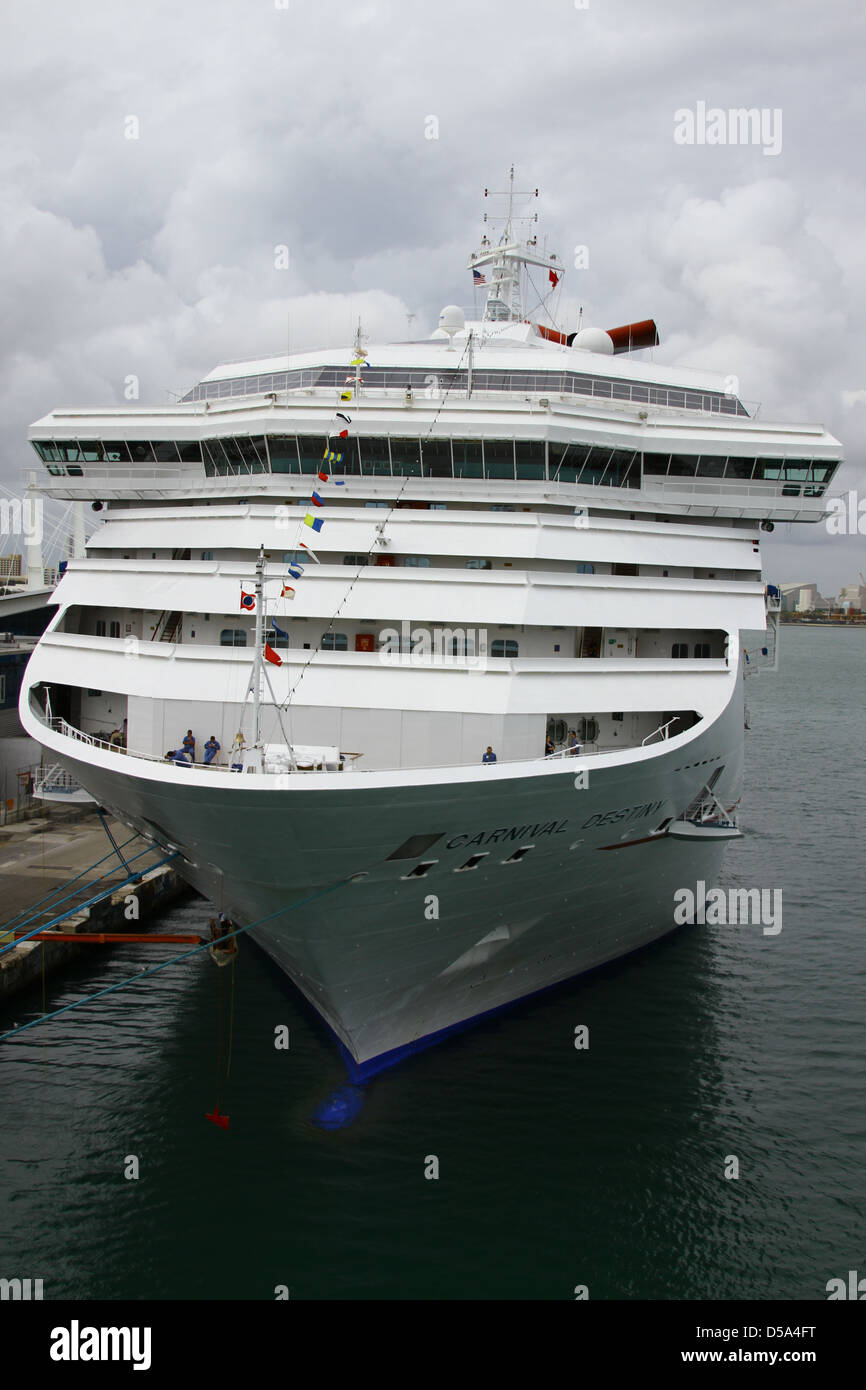 Carnival destiny cruise ship hi-res stock photography and images - Alamy