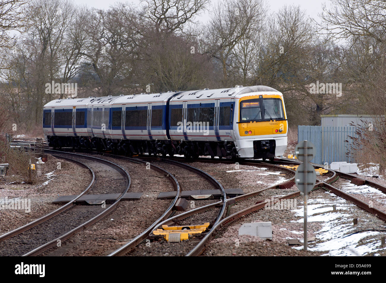 Chiltern Railways train leaving Hatton station in winter Stock Photo ...