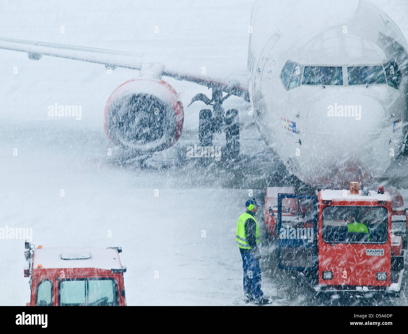 Heavy snow airport in hi-res stock photography and images - Alamy
