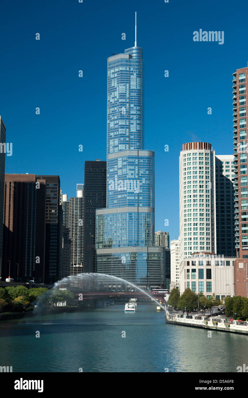 TRUMP INTERNATIONAL HOTEL TOWER (©SKIDMORE OWINGS MERRILL 2009) CHICAGO ...