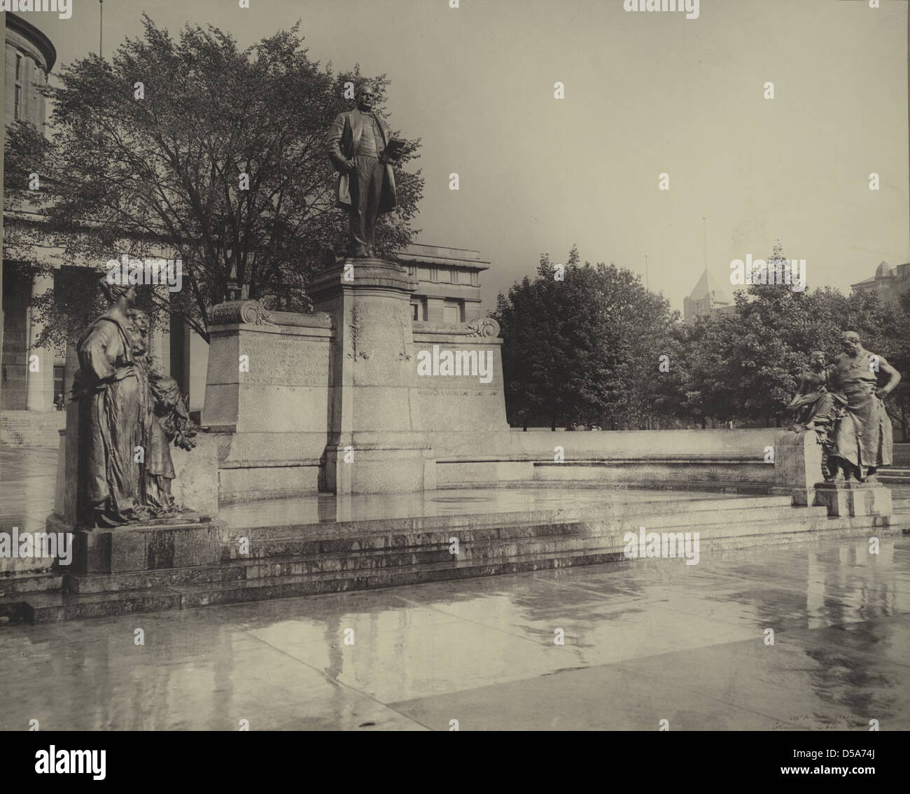 William mckinley memorial hi-res stock photography and images - Alamy